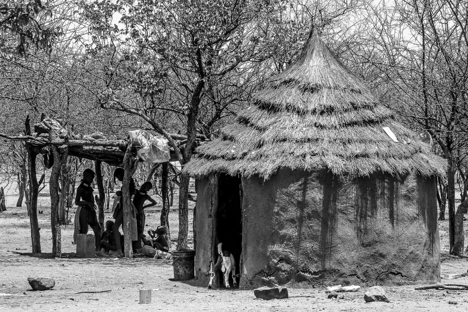 What is a Mud Hut & How to Build One: A Step-by-Step Guide - Hutpost